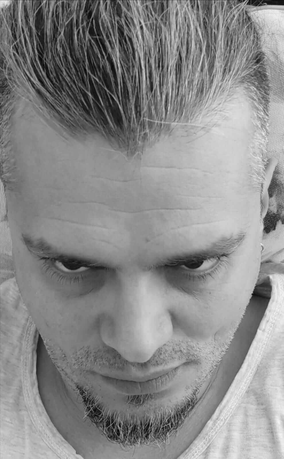 Artist Gabriel Caloian : works, critical references, awards